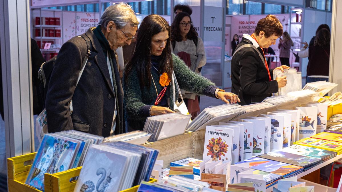 Proteste degli editori a Più Libri per le pubblicazioni di Passaggio al ...